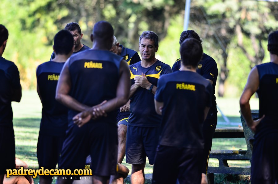 Preparándose para la semifinal - Padre y Decano - El Sitio del Pueblo