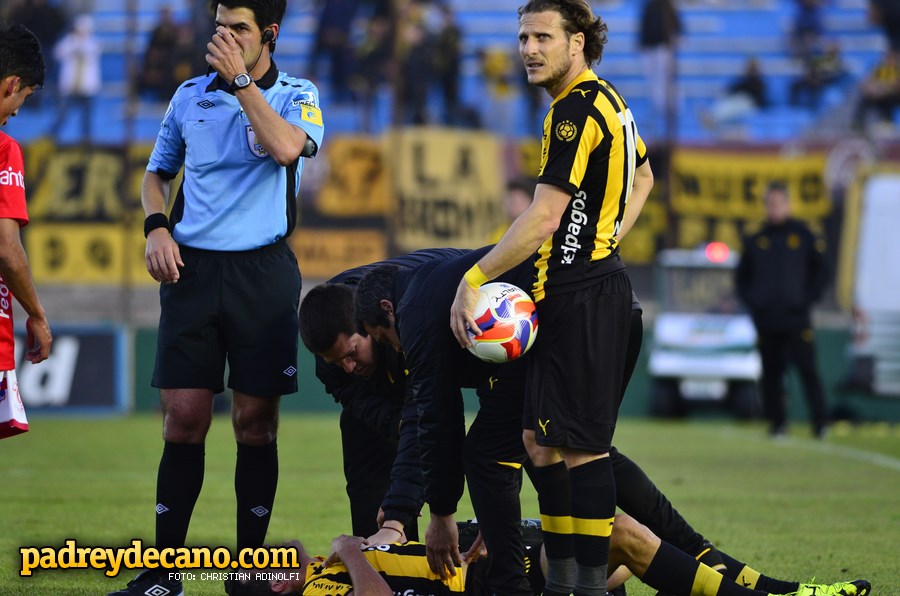 Fotos vs Rentistas (Apertura 2015) - Padre y Decano - El Sitio del Pueblo